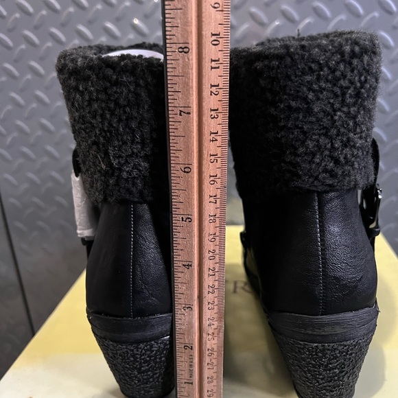 Side Step | Shoes | Patrizia By Spring Step New Size 8 | Poshmark